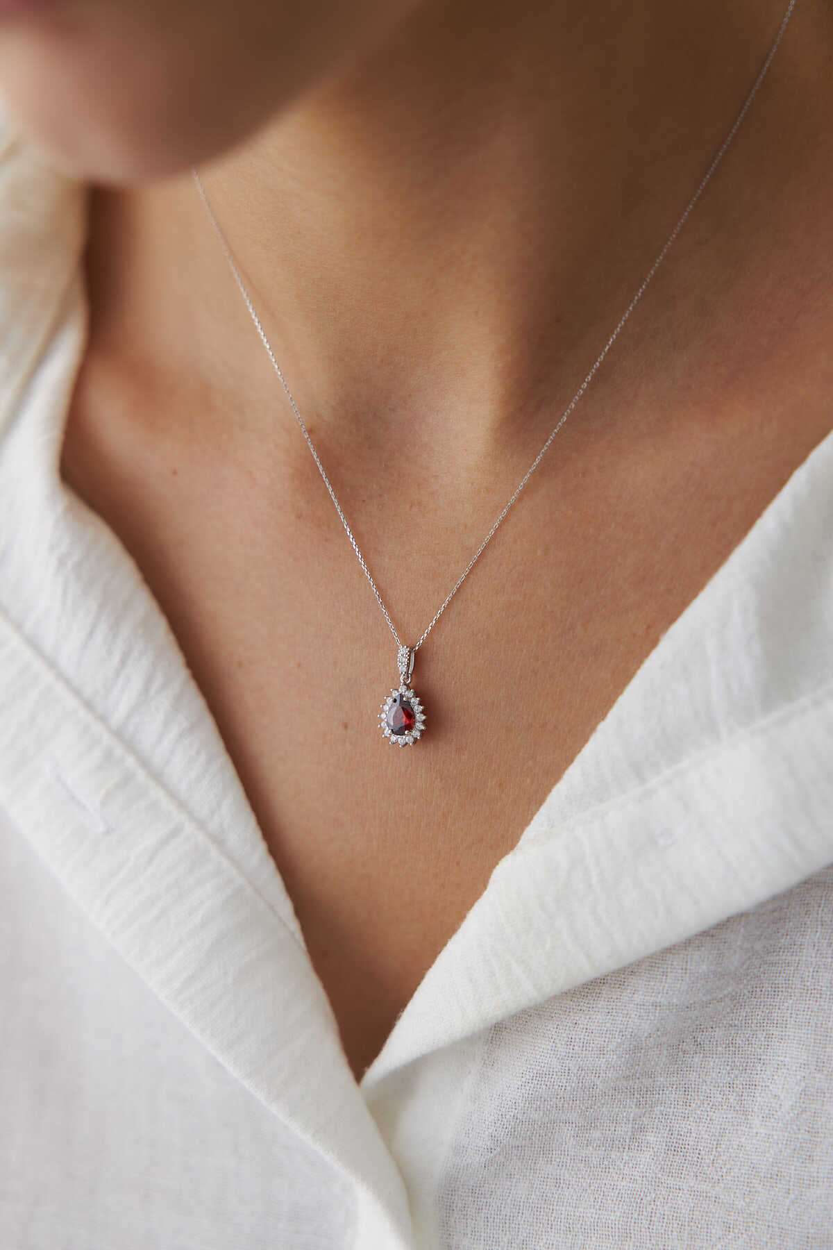 Yavuz Kuyumculuk - Beyaz Altın Damla Taşlı Kolye